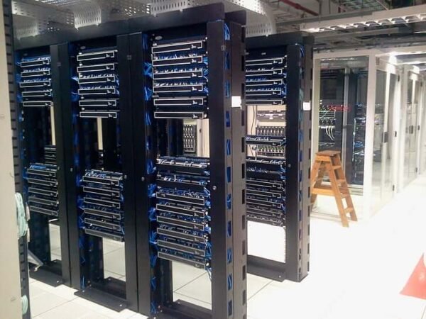 Racks de Telecomunicaciones Estándares técnicos Diseño y usos